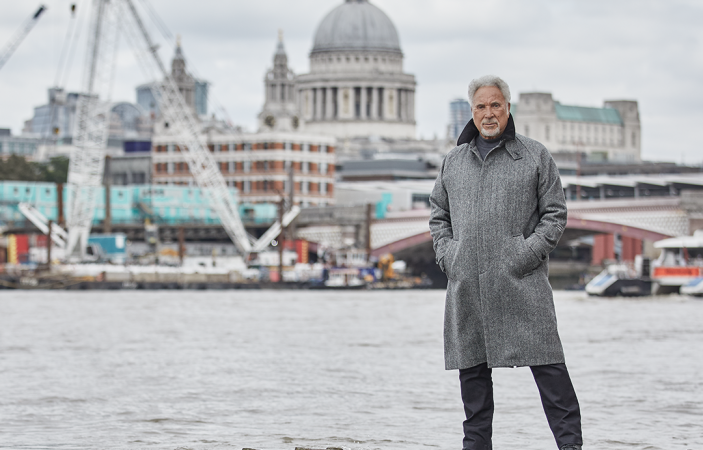 Hawkes Bay App | News - Sir Tom Jones to headline Harvest Moon concert ...