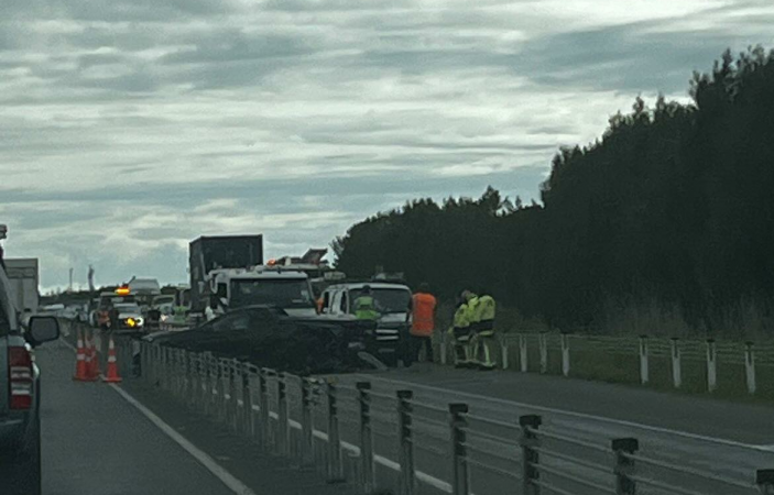 Hawkes Bay App | News - Three-vehicle crash blocks Hawke's Bay Expressway Hawkes Bay App | News - Three-vehicle crash blocks Hawke's Bay Expressway